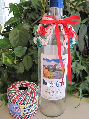 Ravelry: Christmas Capelet Cuff pattern by Kathy North