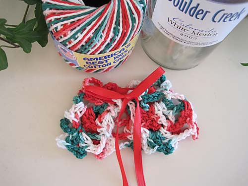 Ravelry: Christmas Capelet Cuff pattern by Kathy North