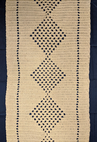 Ravelry: Diamond Table Runner pattern by Doug Speeckaert