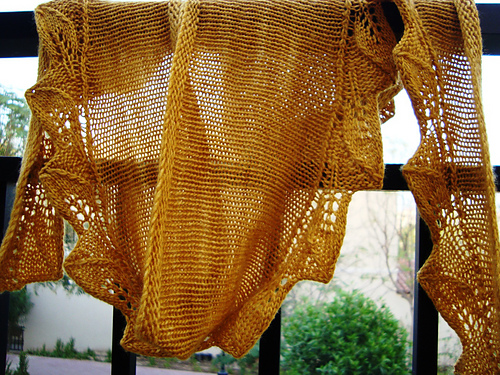 Ravelry: Cedar Leaf Shawlette pattern by Alana Dakos