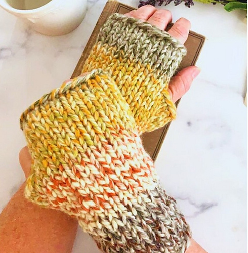 Ravelry: London (Super Bulky) Mittens pattern by Debra Gorman