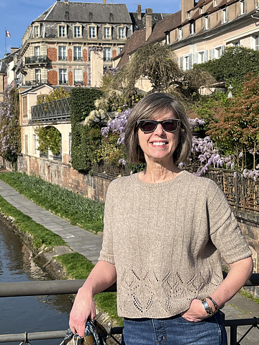 Ravelry: tee | 23 pattern by Deborah Doherty