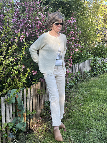 Ravelry: Effortless pattern by Deborah Doherty