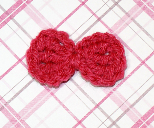 Ravelry: Bow Applique pattern by Deja Joy
