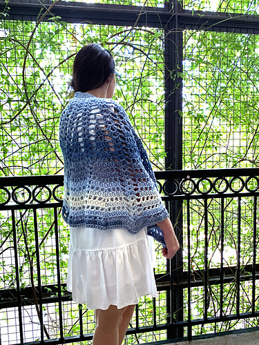 Ravelry: Twilight's Shadow Shawl pattern by Deja Joy