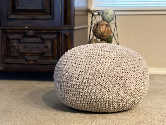 Ravelry: Chic Floor Pouf pattern by Deja Joy