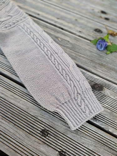 Ravelry: Sunday Afternoon Cardigan pattern by Monica Christine