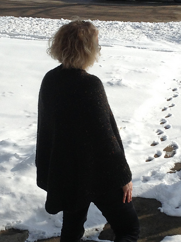 Ravelry: Minjia Poncho pattern by Martina Sommer