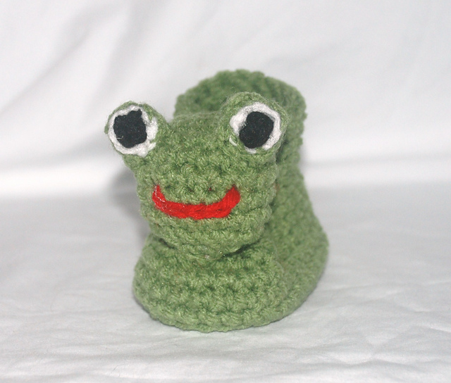 Ravelry: 017 - Frog Baby Booties pattern by Desert Diamond Crochet