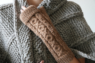 Ravelry: XO Mitts pattern by Clara Redondo