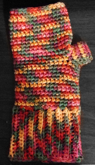 Ravelry: Fingerless Mittens pattern by Zuleika Lambe