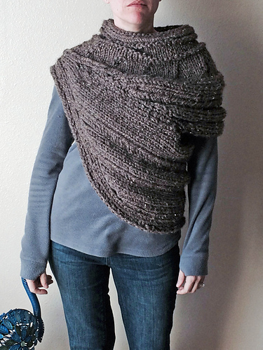 Ravelry: The Seam - District 12 Cowl pattern by Dahlia in Bloom
