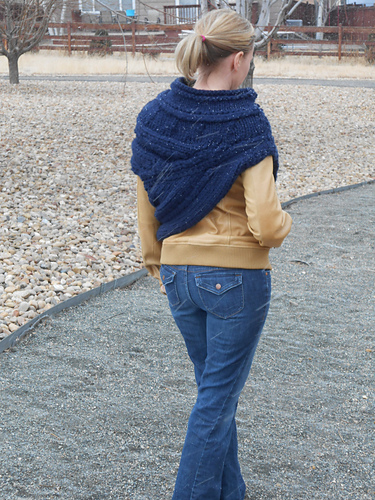 Ravelry: The Seam - District 12 Cowl pattern by Dahlia in Bloom