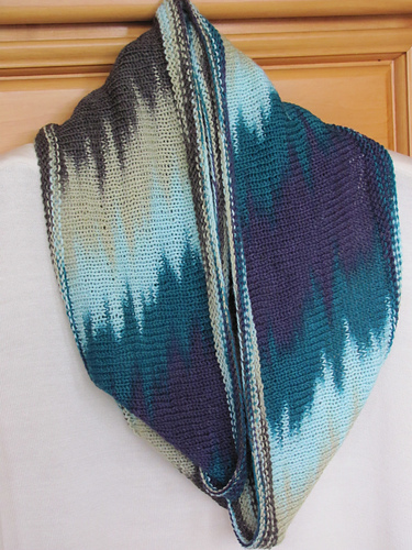 Ravelry: DaVinci Cowl pattern by Mary-Ann Lammers