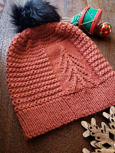 Ravelry: Lone Tree Hat pattern by Julia Schwartz
