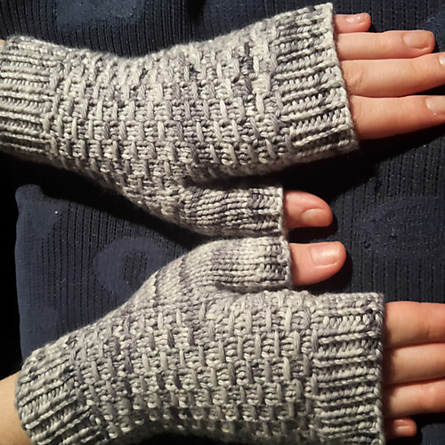 Ravelry: Double woven mitts pattern by Susan Distel