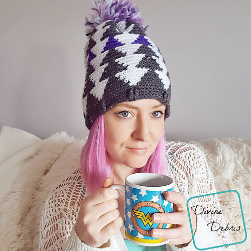 Ravelry: Trixie Triangles Hat pattern by Divine Debris
