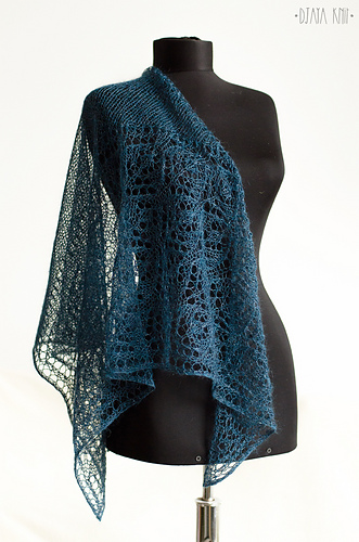 Ravelry: Fugra Shawl pattern by Daria Sorokina