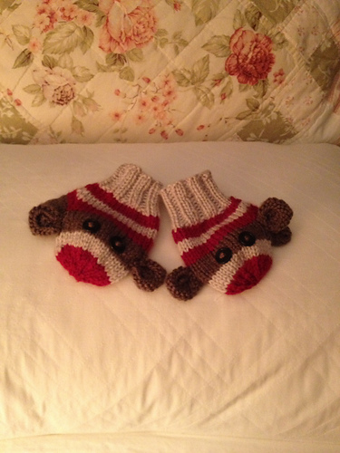 Ravelry: Sock Monkey Mittens pattern by Aunt Janet's Designs