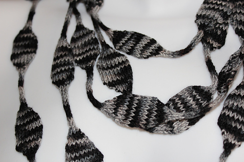 Ravelry: Necklace Scarf pattern by Eden Detrixhe