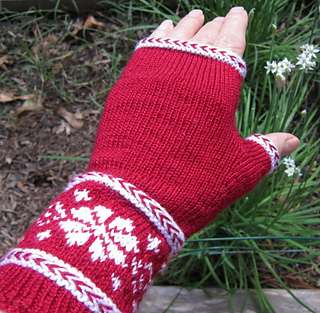 Ravelry: dogyarns' Jhaampe Mitts