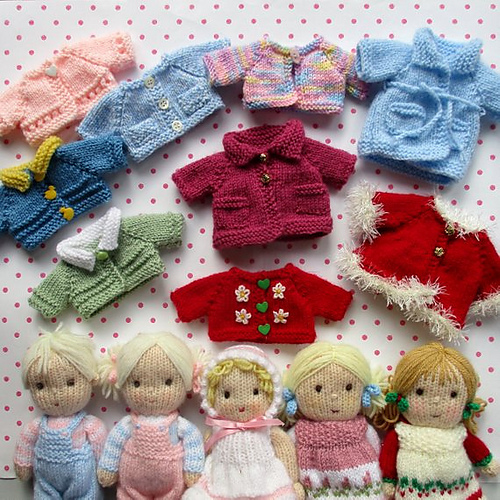 Ravelry: Pretty doll clothes to fit 23cm Dollytime dolls pattern by ...