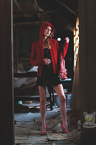 Ravelry: L'il Red Riding Hoodie pattern by Jennifer Stafford