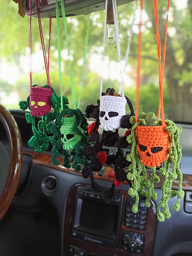 Ravelry: Hanging skull plant pattern by Anna Boychenko
