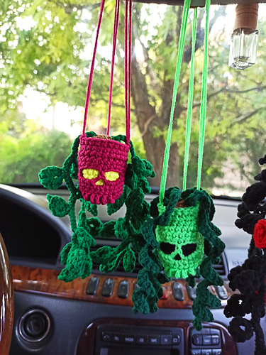 Ravelry: Hanging skull plant pattern by Anna Boychenko