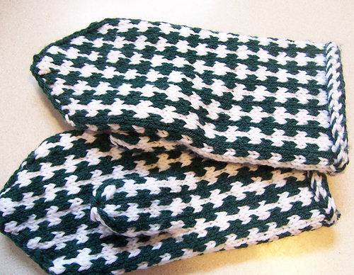 Ravelry: Lopi Mittens pattern by Marcia Lewandowski