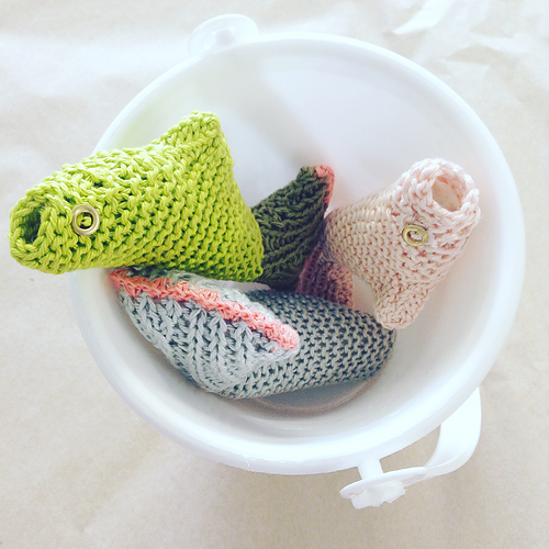 Ravelry: Juggling fish part one pattern by Claire Garland