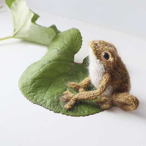 Ravelry: Frog pattern by Claire Garland
