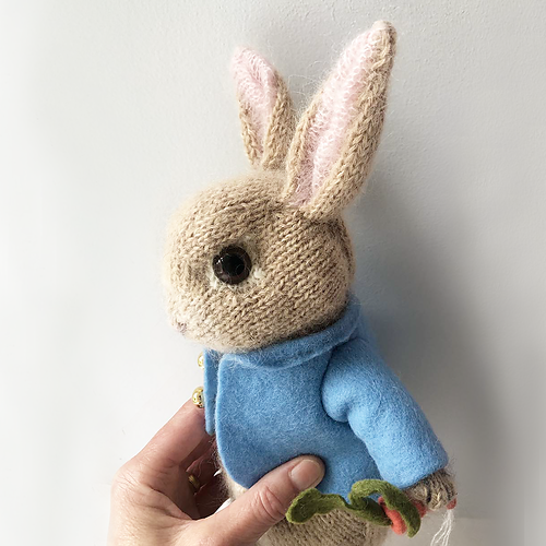 Ravelry: Peter Rabbit pattern by Claire Garland