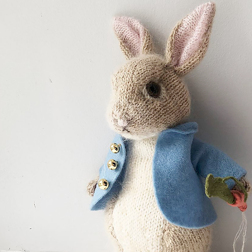 Ravelry: Peter Rabbit pattern by Claire Garland