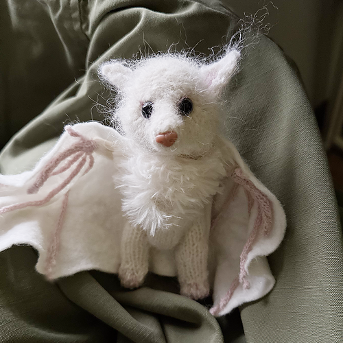 Ravelry: Tal’ngai - Flying Fox pattern by Claire Garland