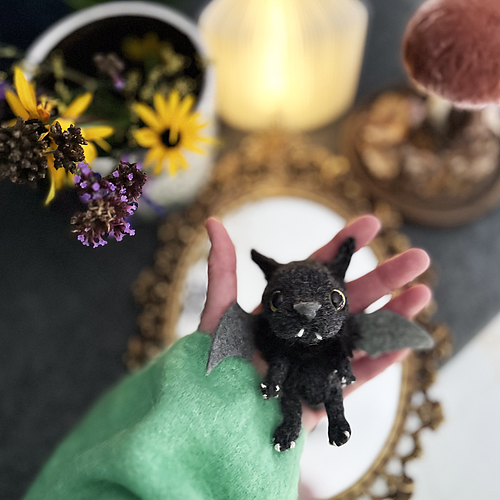 Ravelry: Bat-Cat hybrid pattern by Claire Garland