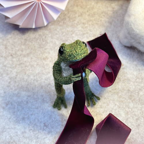 Ravelry: Green Frog pattern by Claire Garland