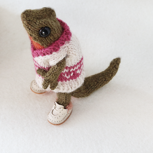 Ravelry: Newt pattern by Claire Garland