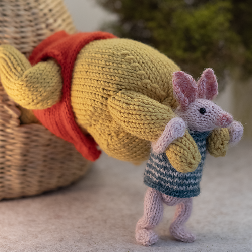 Ravelry: Pooh Bear pattern by Claire Garland