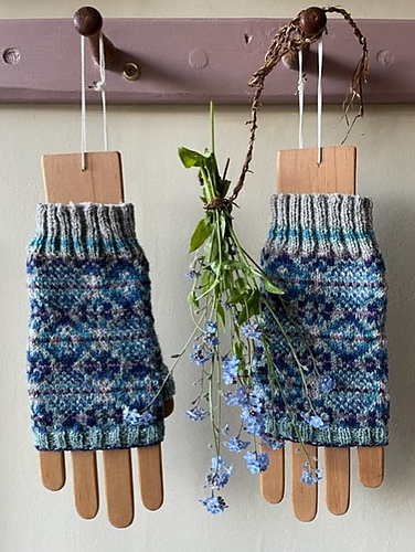 Ravelry: Fiona Blue pattern by Tracey Doxey