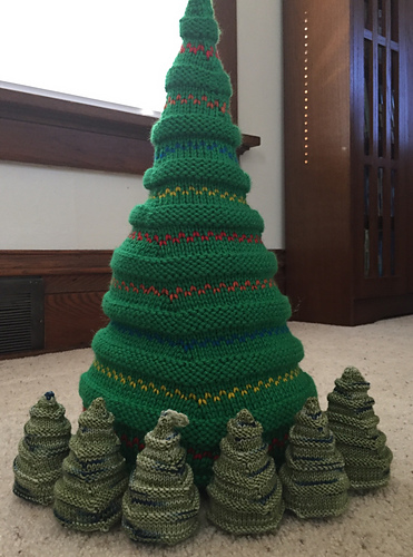 Ravelry: Huggable Christmas Tree pattern by Claire Slade