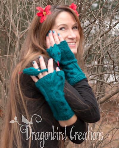 Ravelry: dragonbird's Hissy Fitt Mitts