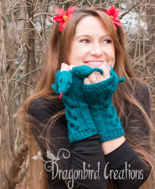 Ravelry: dragonbird's Hissy Fitt Mitts