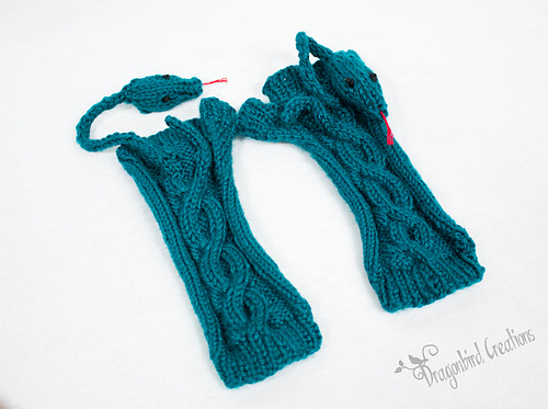 Ravelry: dragonbird's Hissy Fitt Mitts