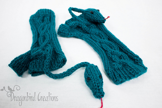 Ravelry: dragonbird's Hissy Fitt Mitts