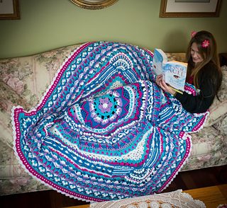 Ravelry: dragonbird's Jacaranda CAL Frostbit Kisses