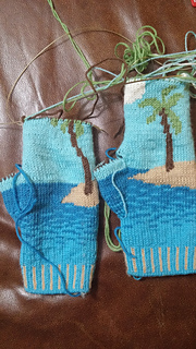 Ravelry: dreadsci's Tropical Paradise Mittens