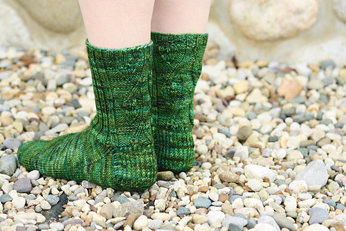 Ravelry: Cascading Leaves pattern by Dream in Color