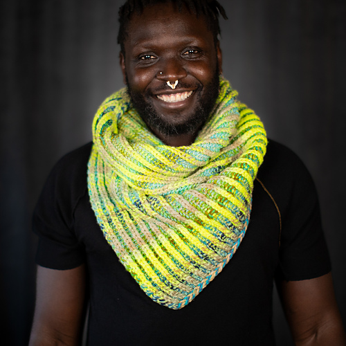 Ravelry: Plumped Up Cowl pattern by Andrea Mowry