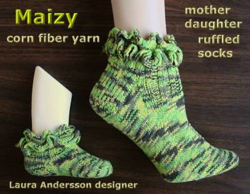Ravelry: Maizy Ruffled Socks pattern by Laura Andersson
